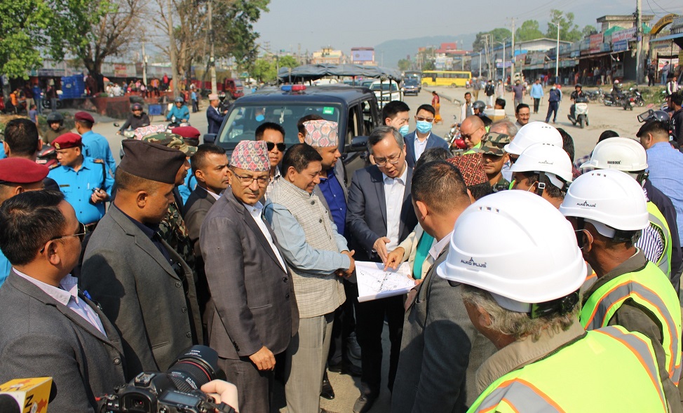 पोखरा–मुग्लिन सडकको विस्तार काम उच्चस्तरीय टोलीद्धारा निरीक्षण - Click ...